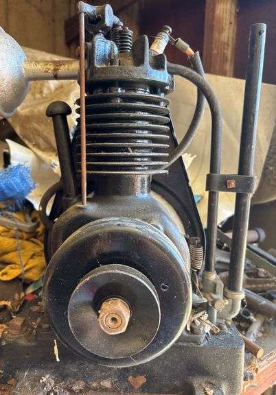 Briggs and Stratton Model FH Gas Engine with Serial Plate - Metzger ...
