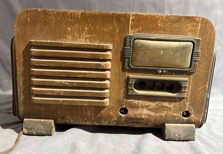 Symphonic Tube Radio Chassis with Exterior Housing - Metzger Property ...