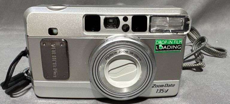 Fuji Photo Zoom Date 135V Film Camera with Case - Metzger Property ...
