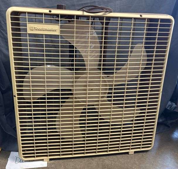 Toastmaster Box Fan With Five-Blade Design, 6.5” x 20.5” x 21 ...