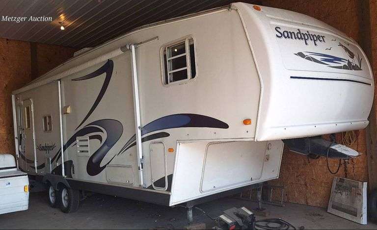 2004 Forest River Sandpiper Fifth-Wheel Camper Trailer, has title, VIN ...