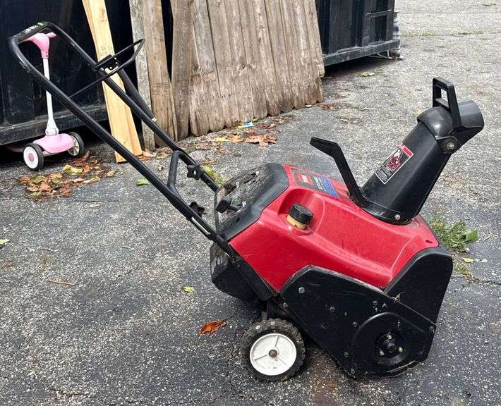 Toro CCR 2450 Snow Blower with 5HP R-Tek Engine - Metzger Property ...