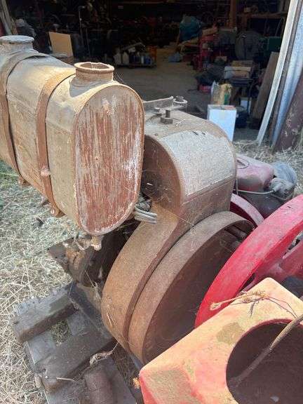 Two-Cylinder Stationary Engine with Flywheel - Metzger Property ...