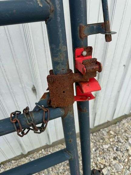 6' Walk through gate with quick latch - PICK UP AT ALTERNATE LOCATION ...