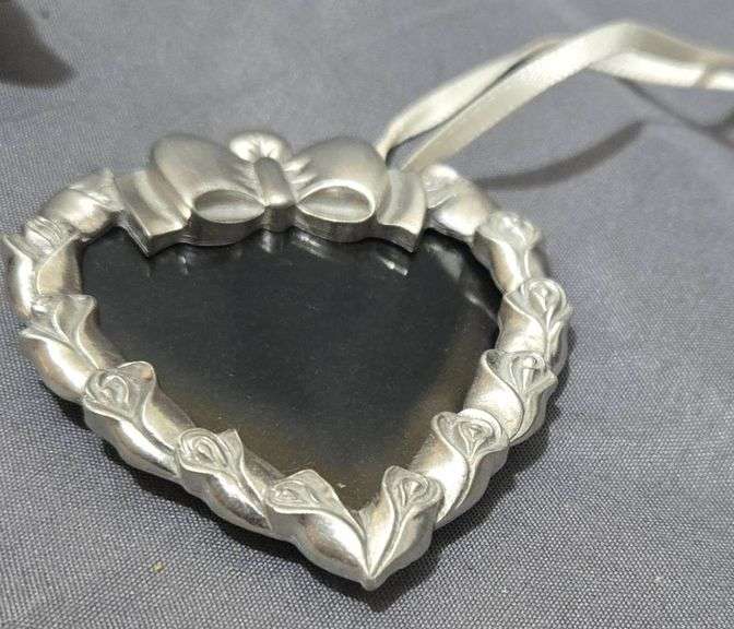 Charming Tails Figurines and Decorative Items - Metzger Property ...