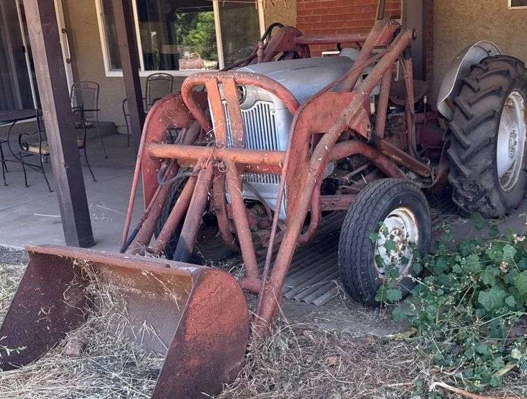 Ford 800 Tractor with Loader Attachment - Metzger Property Services, LLC