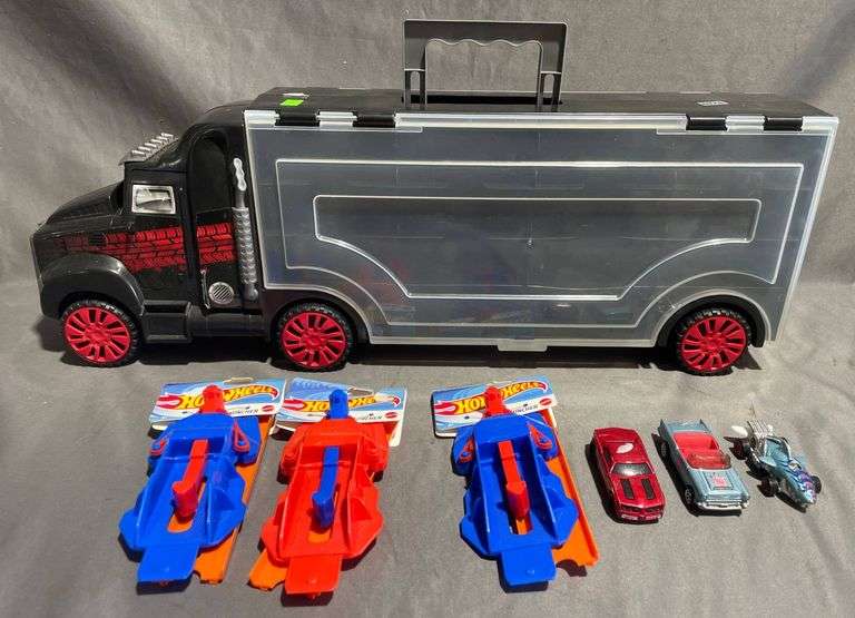Hot Wheels Transport Truck with Three Die-Cast Cars and Launchers ...