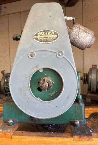 Sattley 1.5 HP Gas Engine by Montgomery Ward Co. - Metzger Property ...