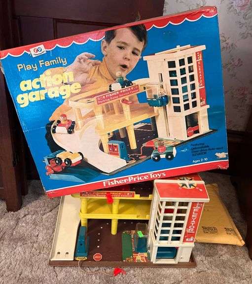 Fisher-Price Play Family Action Garage with Original Box - Metzger ...