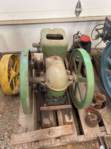 Green Cast Iron Stationary Hit-and-Miss Engine with Flywheels - Metzger ...