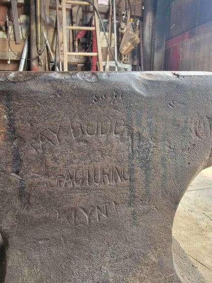 Hay Budden Blacksmith Anvil with Hardy and Pritchel Holes - Metzger ...
