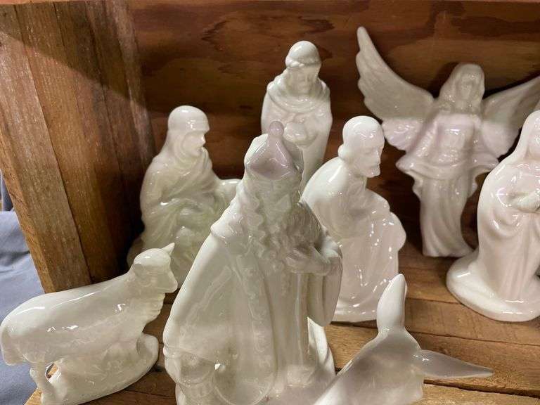 Glazed Ceramic Nativity Set with Wooden Creche – Missing Baby Jesus ...