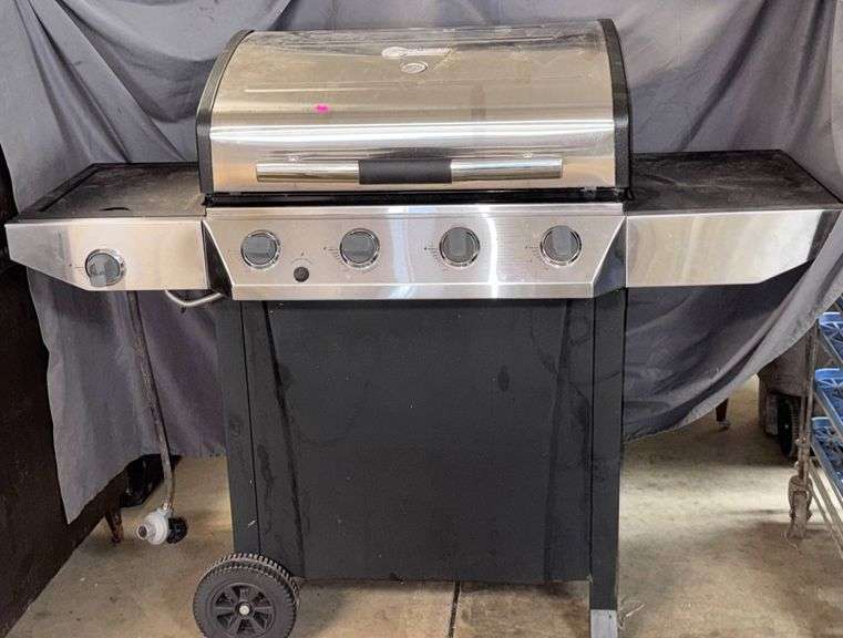 Range Master Propane Grill with Four Burners and Side Shelves - Metzger ...