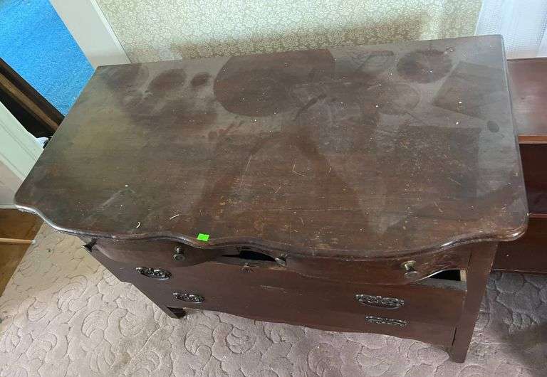 Four-Drawer Chest with Curved Drawer Fronts and Brass Hardware 42x22x34 ...