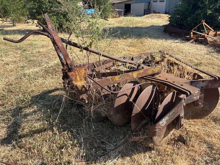 Agricultural Disc Harrow with Steel Frame and Multiple Blades - Metzger ...
