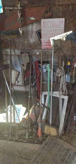 Pry bar , Hand Tools, Ropes - Metzger Property Services, LLC
