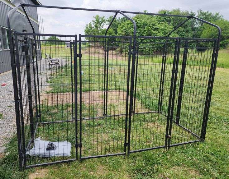 Master Paws Metal Kennel with Panels and Roof Frame 46x96x72" - Metzger ...