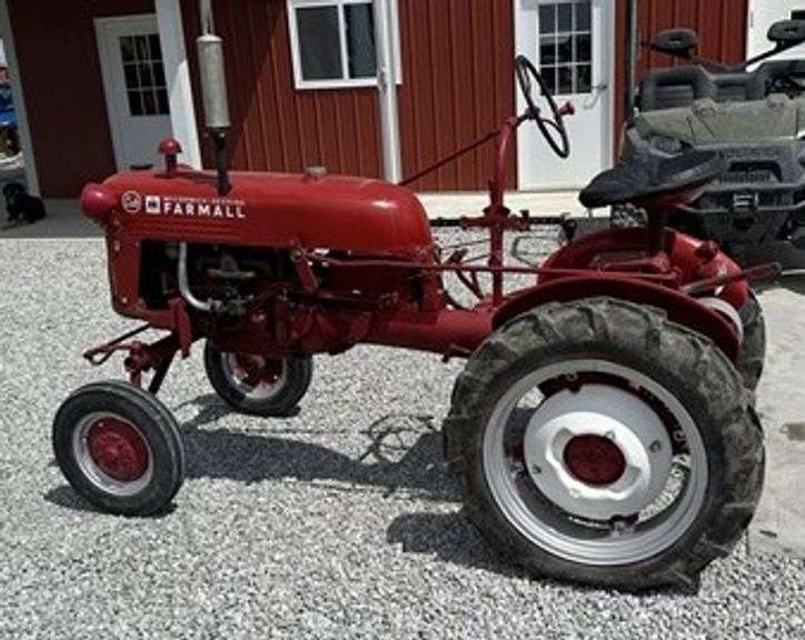 Farmall cub tractor, gas, belt pulley, hydraulic lift, gear drive trans ...