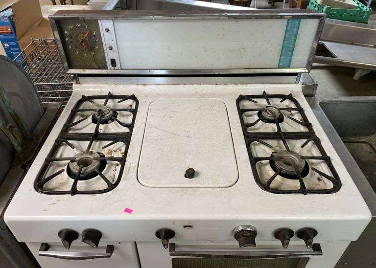 Sears Kenmore Gas Range and Oven, Model 103, With Built-in Timer ...