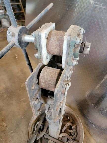 Speedway Series Pedestal Band Roller with Metal Base - Metzger Property ...