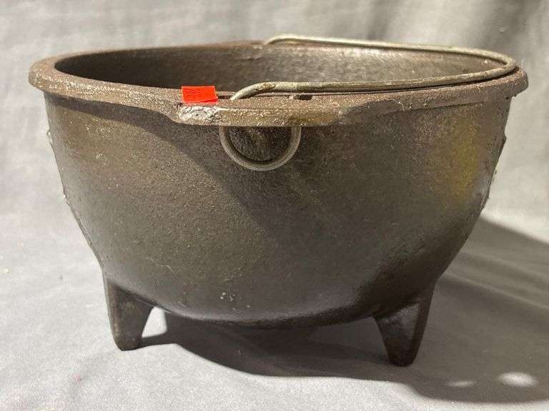 Cast Iron Tripod Cauldron with Triple Moon Symbol - Metzger Property ...