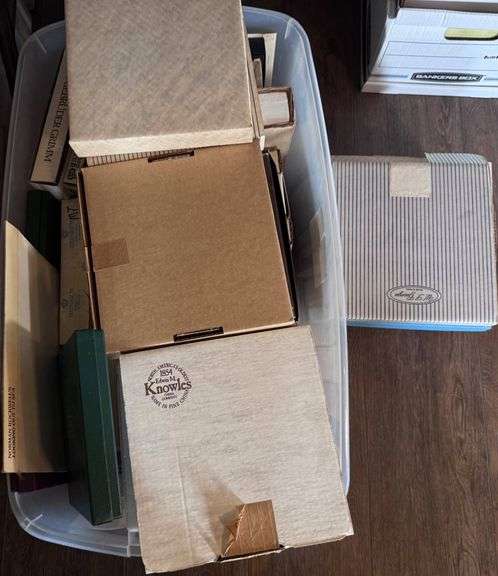 Empty Collector Plate Boxes in Cardboard and Paperboard - Metzger ...