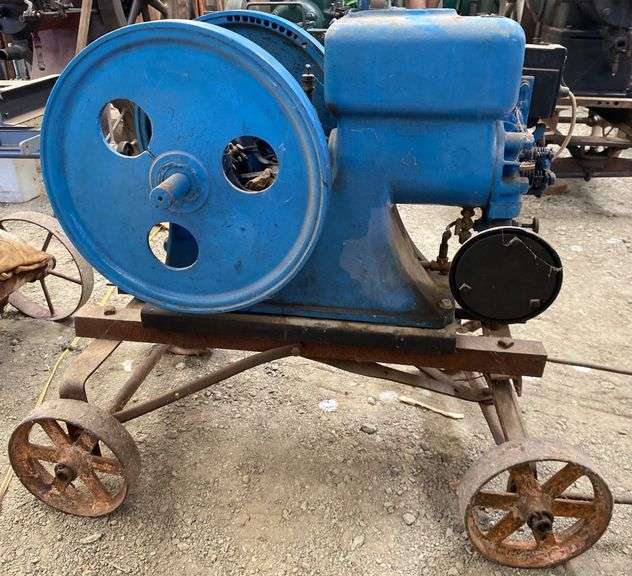 The Jaeger Machine Co. Engine No. 37261 with Cast Iron Flywheels ...