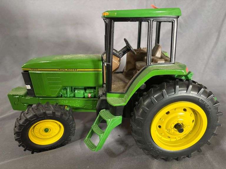 John Deere Premier Edition 7800 MFWD Tractor by Ertl, 1/16 Scale marked ...