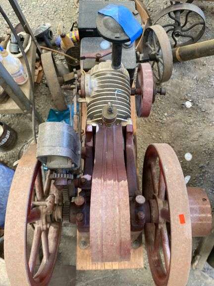 Stationary Hit-and-Miss Gas Engine with Red Flywheels - Metzger ...