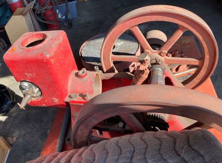 Hit and Miss Engine with Flywheels and Components - Metzger Property ...