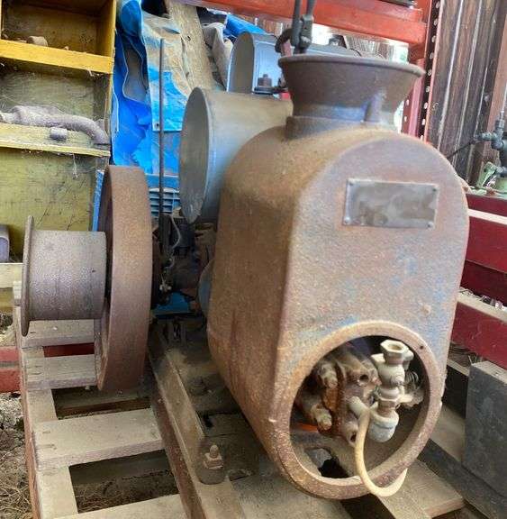 Stationary Hit-and-Miss Engine With Metal Flywheel and Carburetor ...