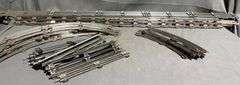 Model Train Track Pieces with Straight and Curved Sections - Metzger ...