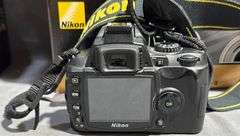 Nikon D40 Digital Camera Kit with 18-55mm Lens and SB-700 Speedlight ...