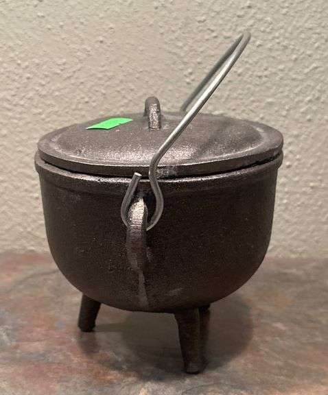 Miniature Cast Iron Cauldron with Lid and Handle, 4.5×4″ - Metzger ...