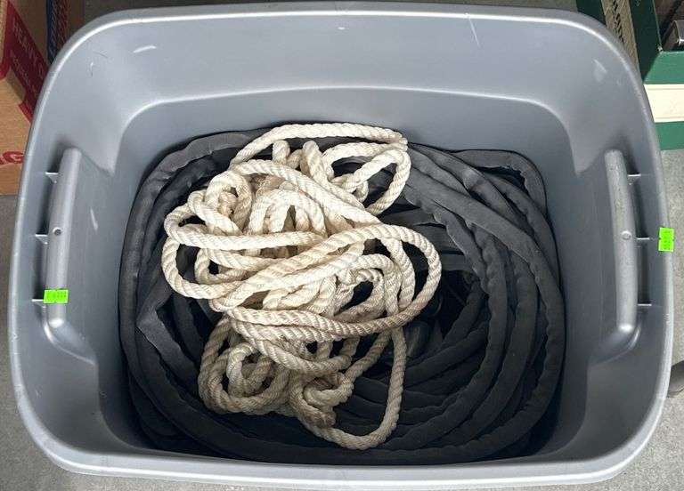 Rope, Zero-G Hose, and Nozzles in Plastic Storage Bin - Metzger ...