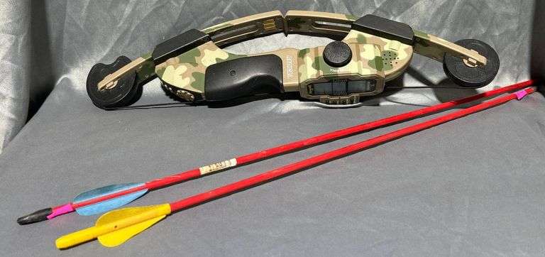 Radica Buckmasters extendable (20” to 27”) Bow with Camo Finish and Red ...