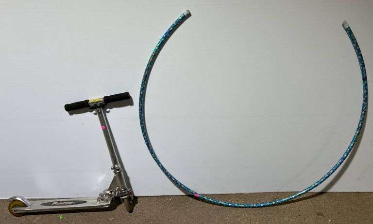 Razor Kick Scooter 28”x24” and Blue Hula Hoop(broken) - Metzger ...