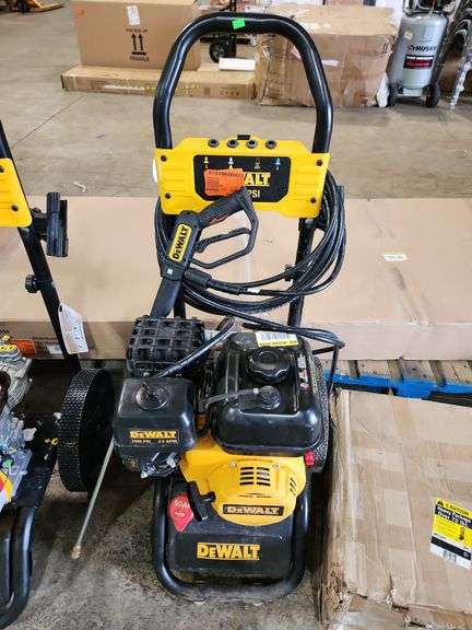 DEWALT 3400 PSI 2.5 GPM Gas Cold Water Pressure Washer with DeWalt 210 ...
