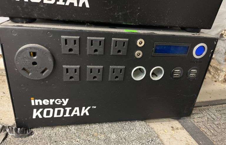 Inergy Kodiak Solar Power Generators with Multiple Power Outlets ...