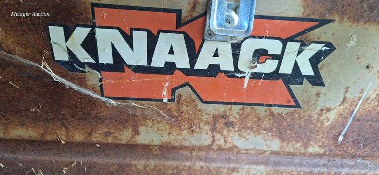 Knaack Steel Storage Chest with Hinged Lid and Locking Mechanism ...