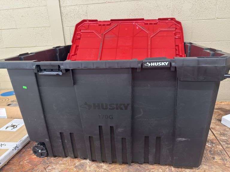 Husky 170 Gallon Pro Grip Storage Container - Cracked - Metzger ...