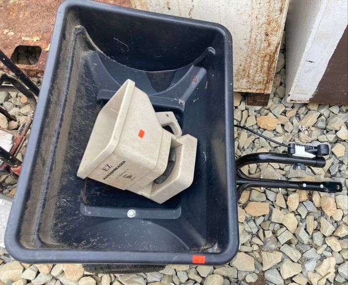 Agri-Fab Tow-Behind Broadcast Spreader and EZ Hand Spreader - Metzger ...