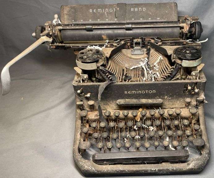 Remington Rand Typewriter with QWERTY Keyboard - Metzger Property ...