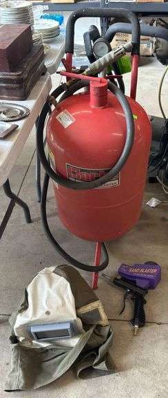 Clarke 20-Gallon Abrasive Blaster Model SB9010A with Accessories ...