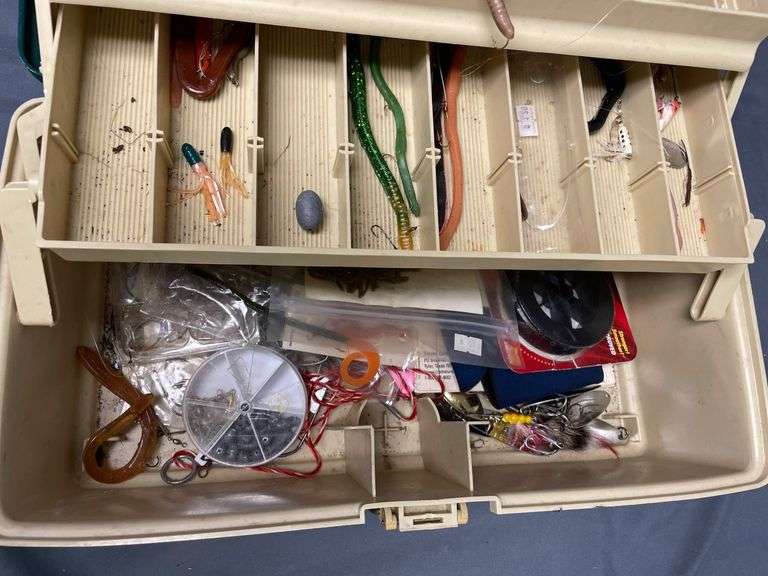 Plano Plastic Fishing Tackle Box with Multi-Tier Compartments and ...