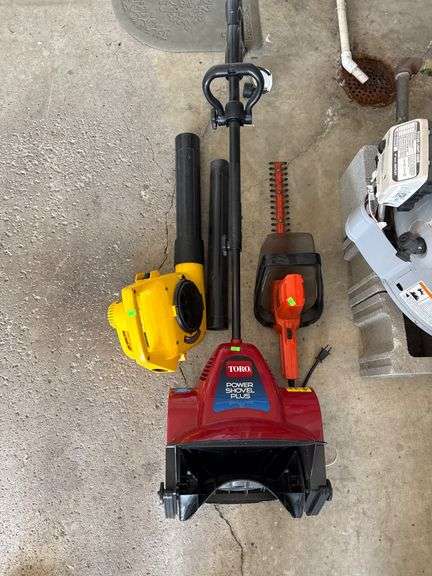3 – Outdoor Power Tools Lot: Toro Power Shovel, Yard Pro Blower Vac ...