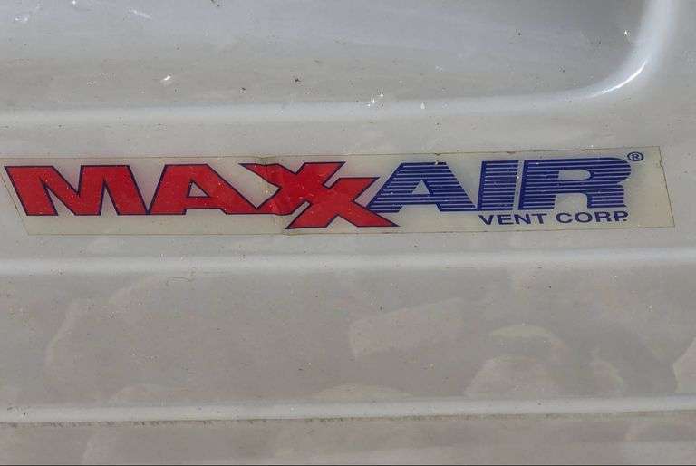 MaxxAir Vent Cover with Screen and Mounting Bracket, 14″ Square, 18 ...