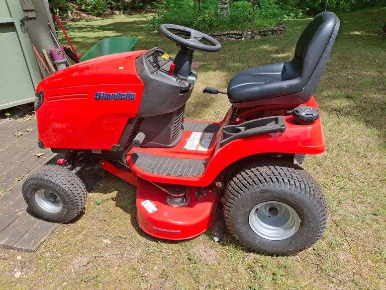 Simplicity Riding Lawn Mower with Briggs & Stratton Engine, 12hrs, runs ...