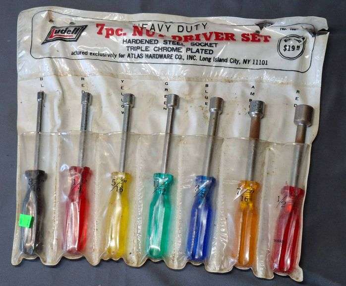 18-Piece Task Force Socket Set and 7-Piece Screwdriver Set - Metzger ...