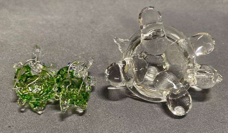 Polly Bergen’s Glass Turtle Figurines and Earrings - Metzger Property ...